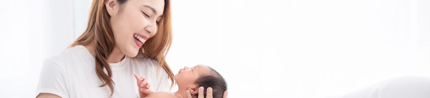 10 Tanda Bayi 1 Bulan Sehat dan Perkembangannya Normal